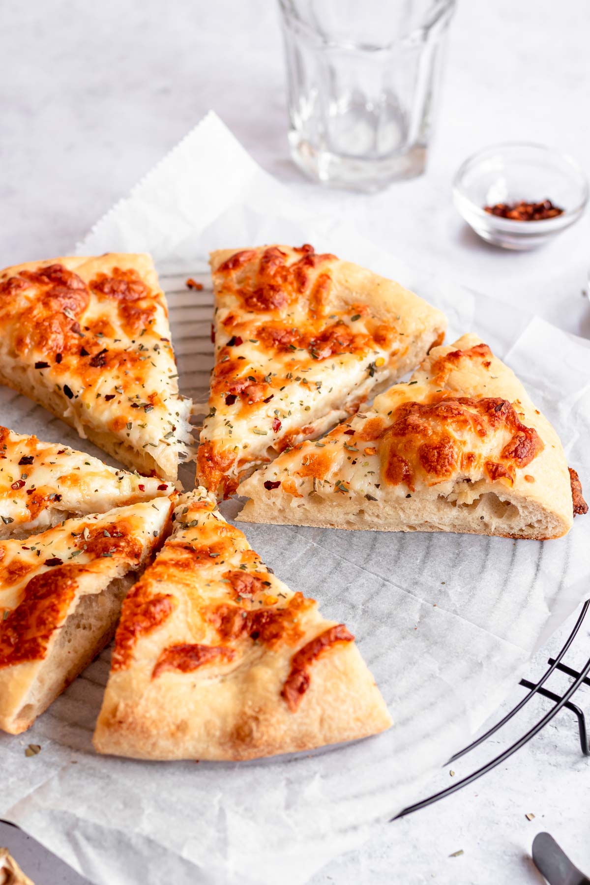 Best Cheesy Garlic Pizza - Rich And Delish