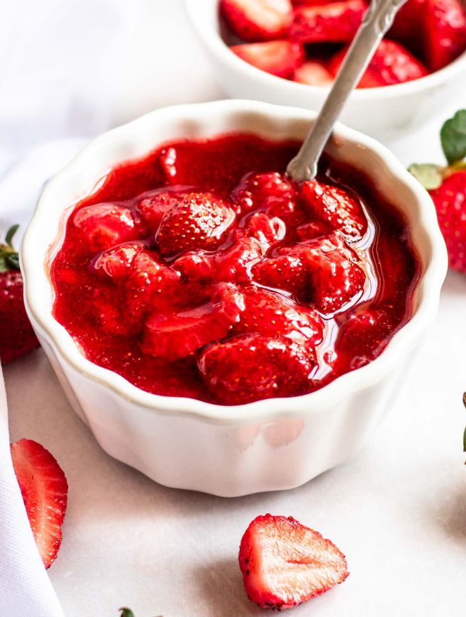 Strawberry Topping For Cheesecake - Rich And Delish