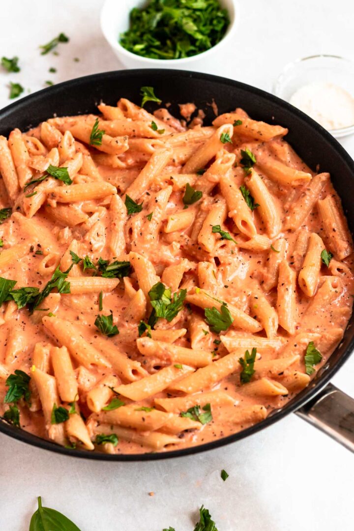Best Pink Sauce Pasta (30 Minute Meal) - Rich And Delish
