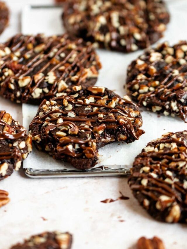 Easy Chewy Turtle Cookies - Rich And Delish