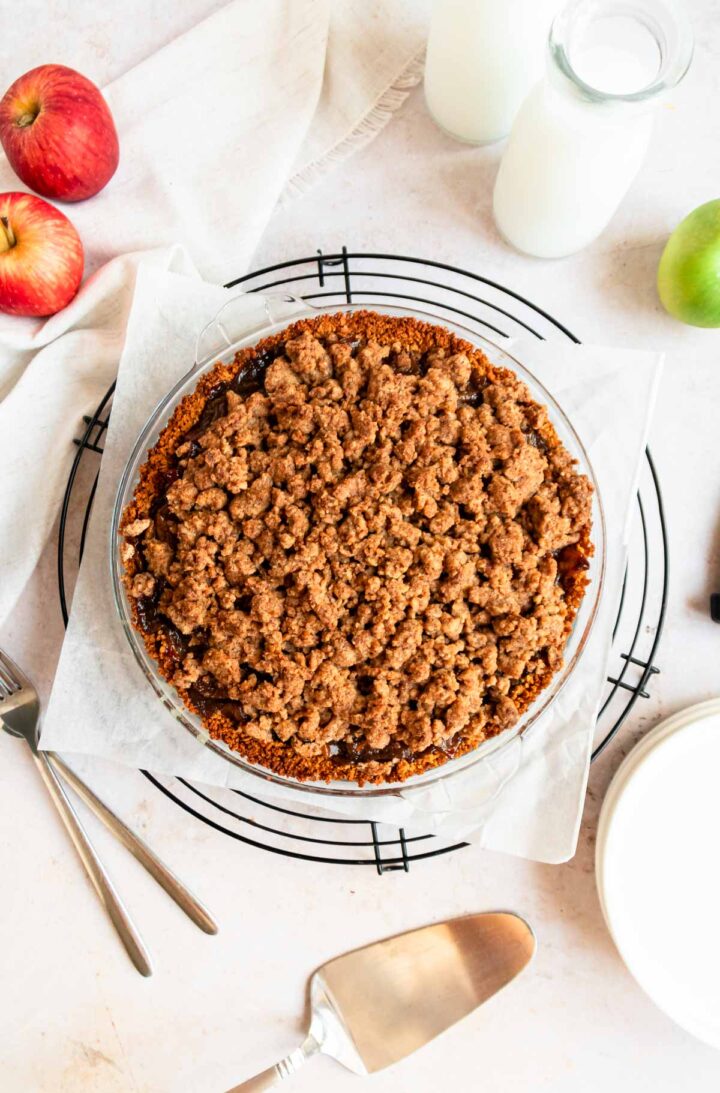 Apple Pie With Graham Cracker Crust - Rich And Delish