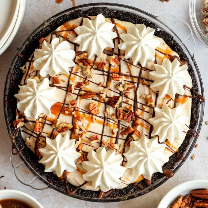 Creamy Turtle Pie (No Bake) - Rich And Delish