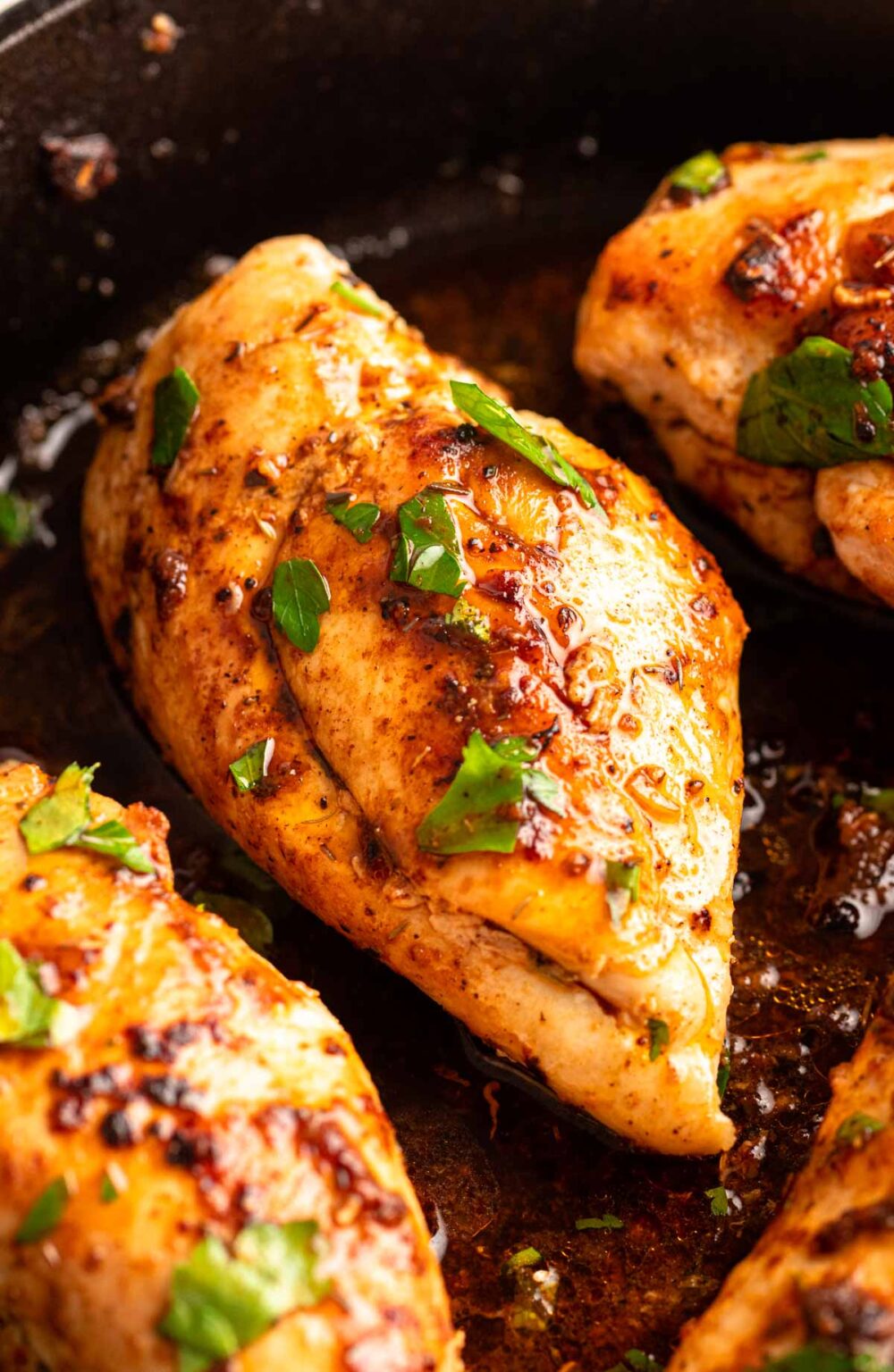 Cast Iron Skillet Chicken Breast with Garlic Herb Butter (30 Minute ...