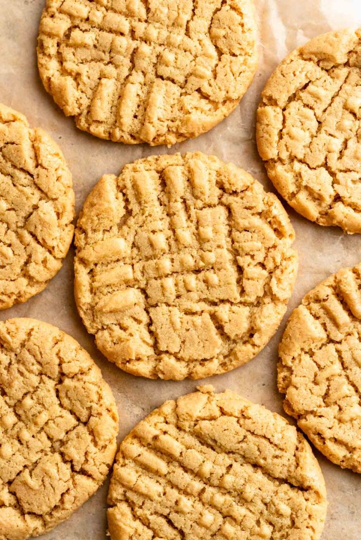 4 Ingredient Peanut Butter Cookies (20 Minutes) - Rich And Delish