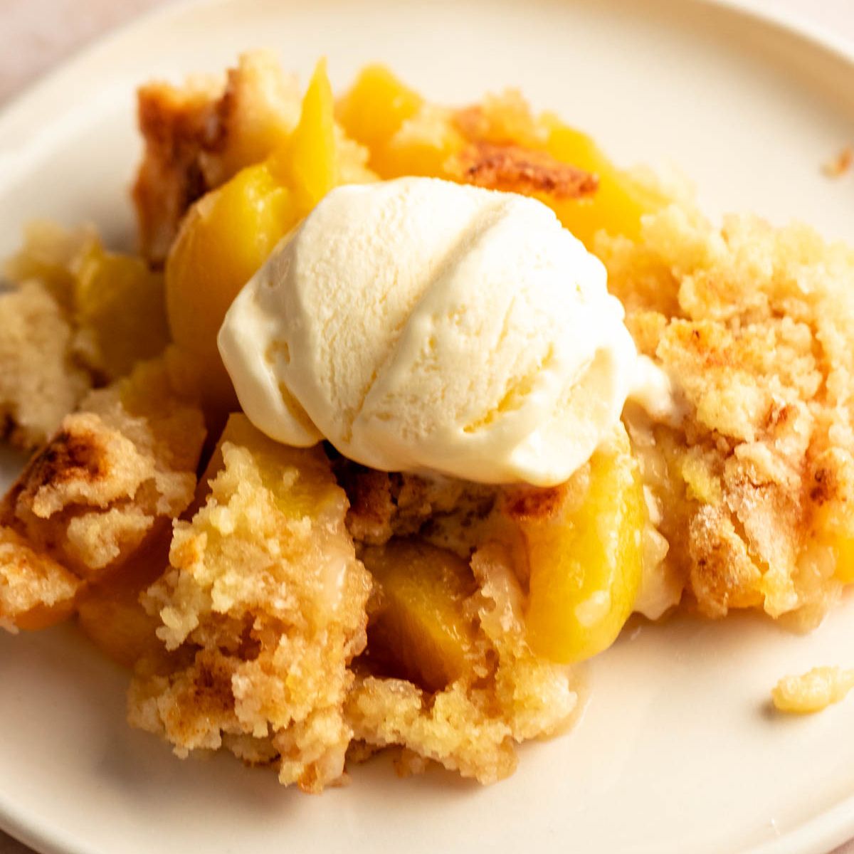 3 Ingredient Peach Cobbler (W/ Cake Mix) - Rich And Delish