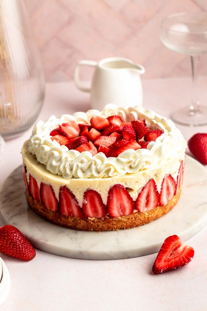 25+ Our Most Beautiful Cakes + Recipes - Rich And Delish